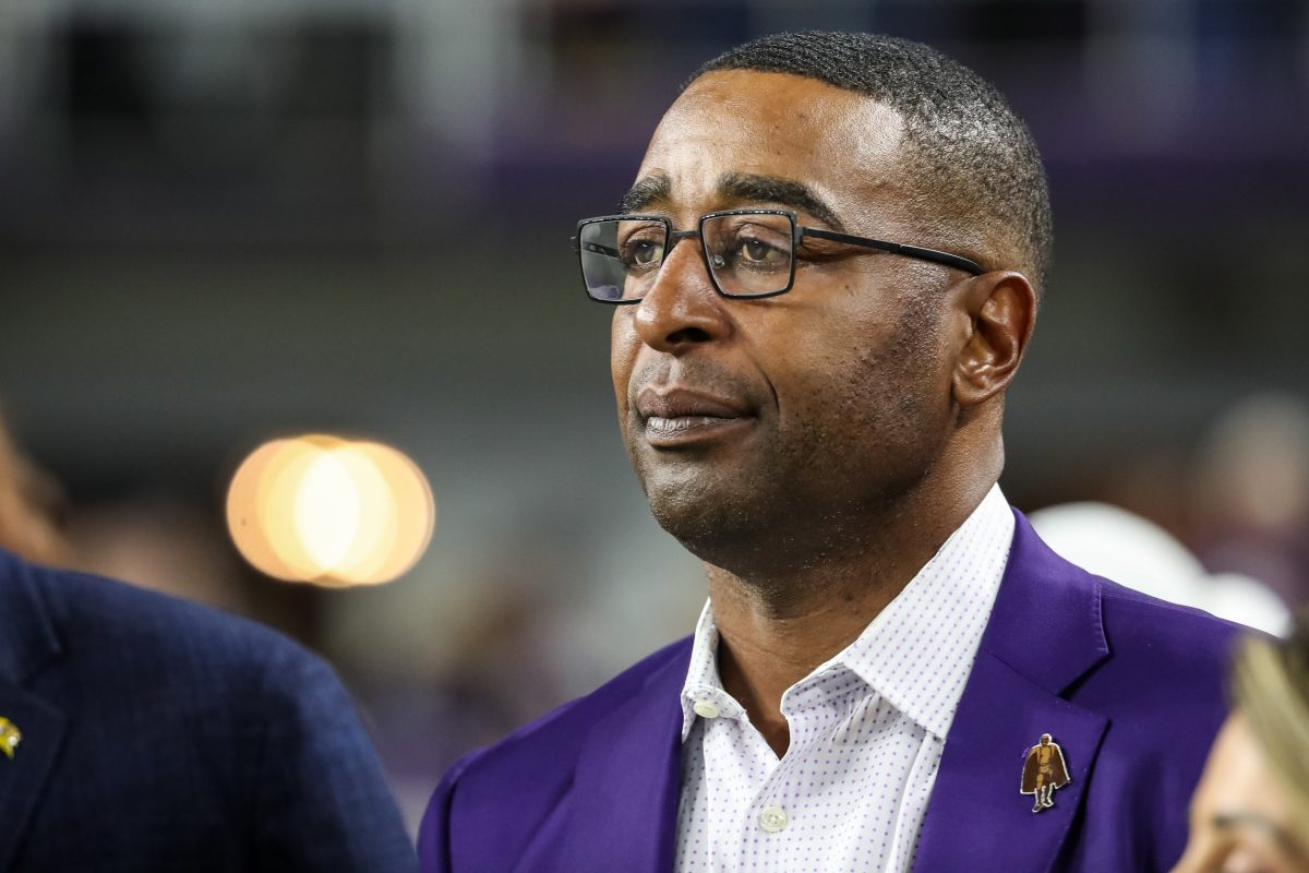 NFL legend Cris Carter recounts threatening to punch Skip Bayless ...